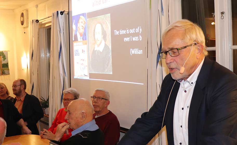 Bildextra: 80 lyssnade till Bosse Stråth - Skillingaryd