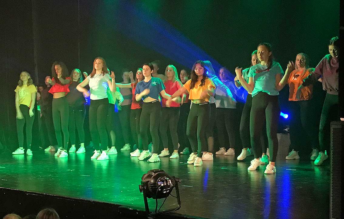 Tv och bildspel del 1: Final för showdans - Skillingaryd