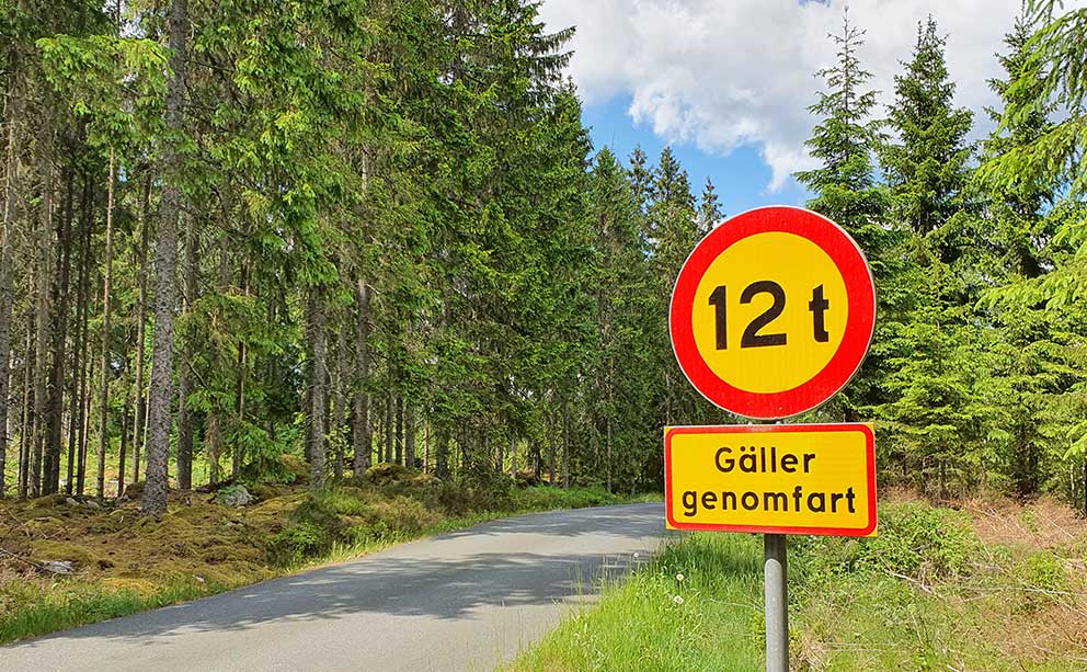 Vem stjäl våra skyltar? - Skillingaryd