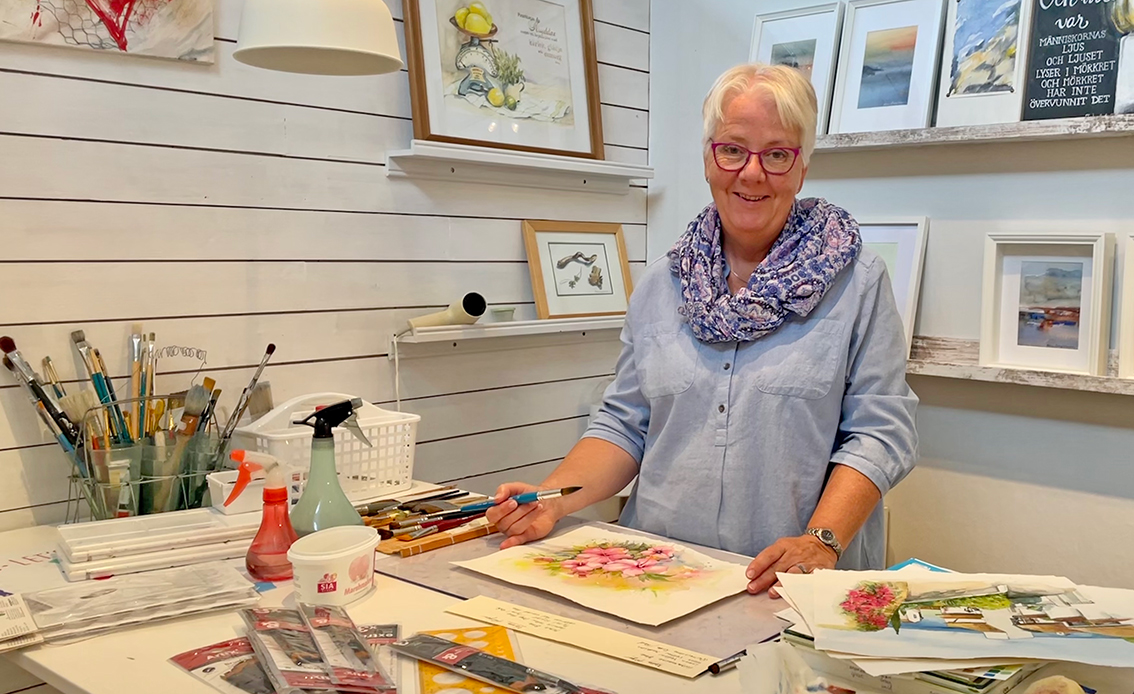 Helena vill lära ut om akvarell - Skillingaryd